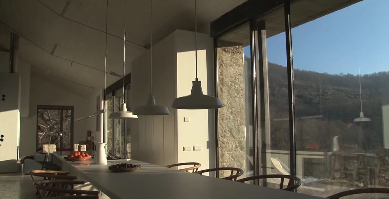 Abandoned stable becomes off-grid, luxurious family dream home - Civil ...